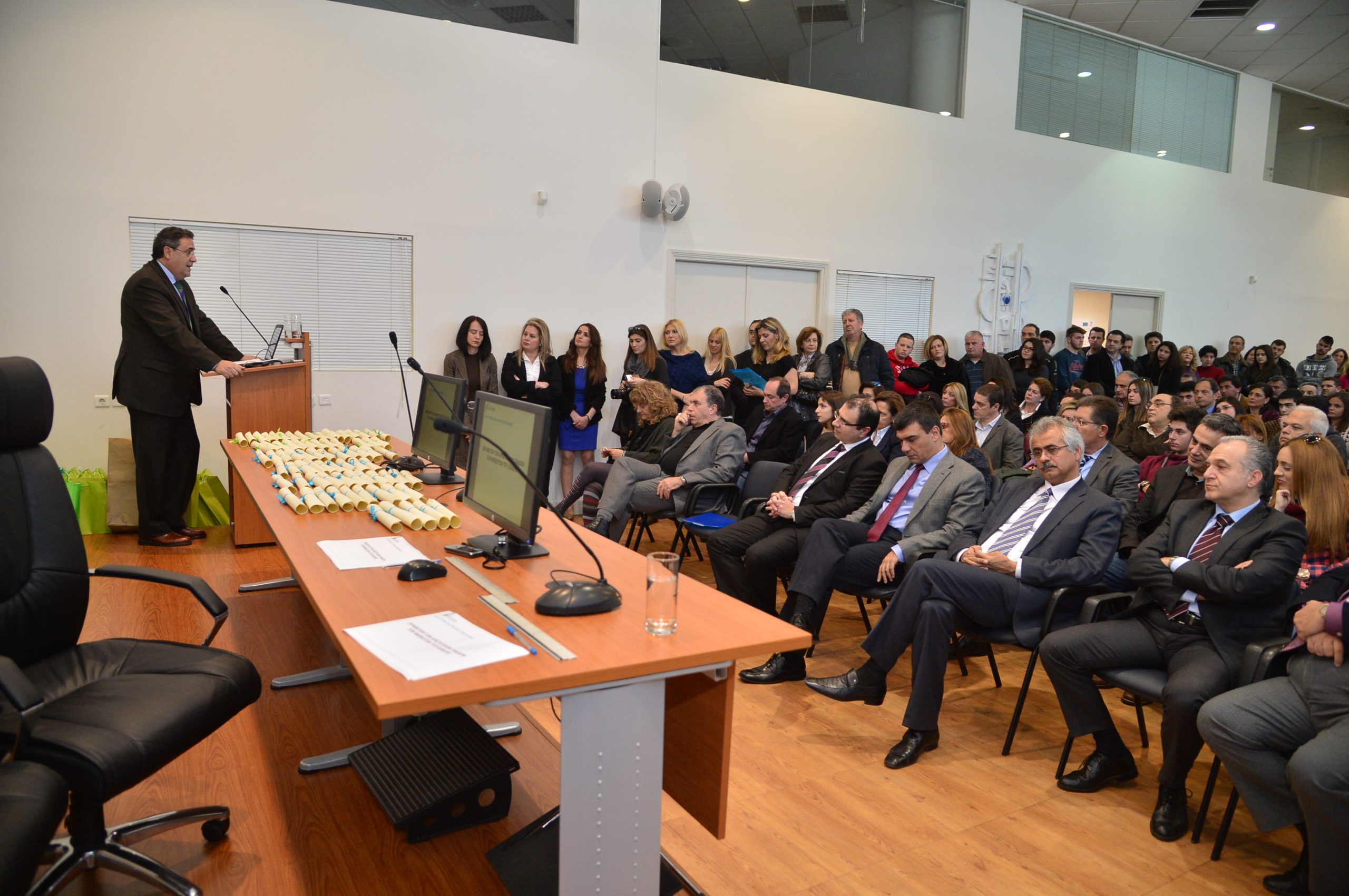 ΔΕΔΔΗΕ: Αναστάσιος Μάνος: Ο ΔΕΔΔΗΕ πρωτοστατεί στην εφαρμογή της ...